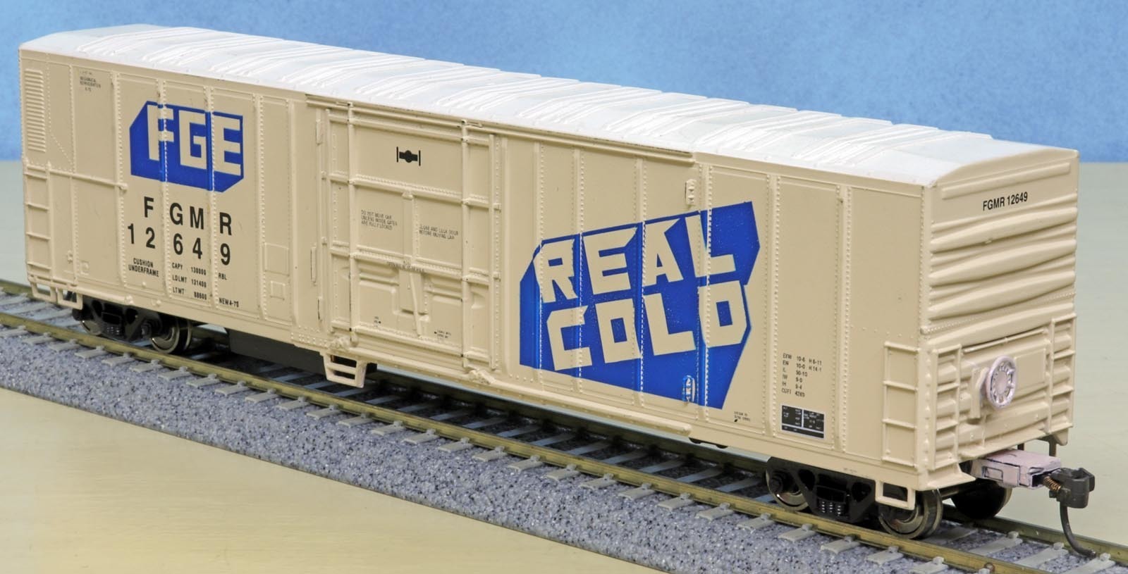 FGE "Real Cold", 57' mechanical reefer (Athearn): Cascade Green Forever!